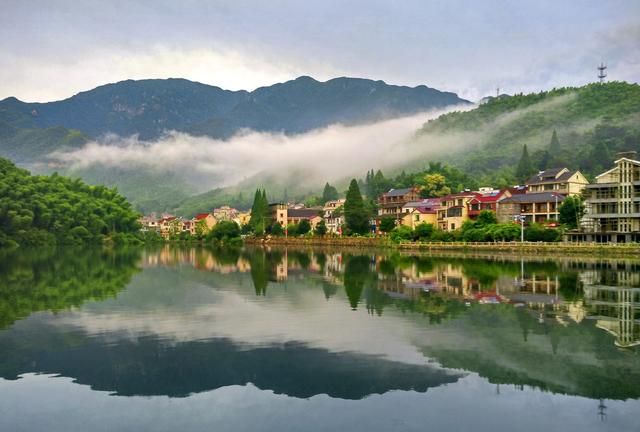 An unpopular poem by He Xun, the scenery described in the poem is vivid ...