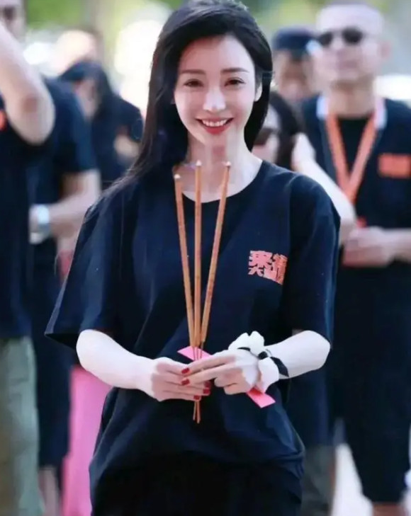Liu Yan was questioned about plastic surgery. She lost 20 pounds and ...