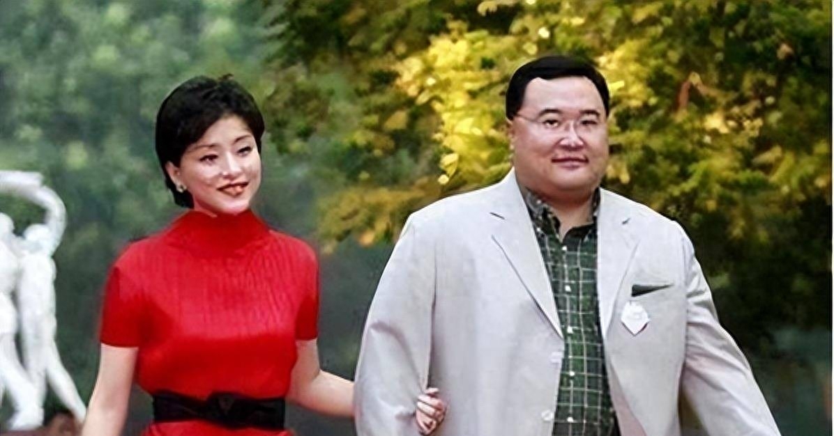 Yang Lan rarely shows affection! She had a love-hate relationship with ...