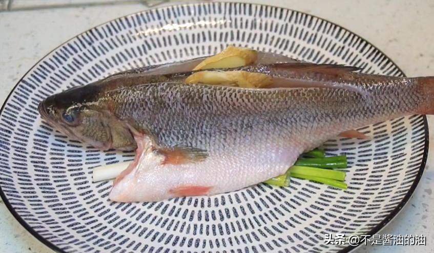 How to make steamed fish tender and delicious? If you learn this trick ...