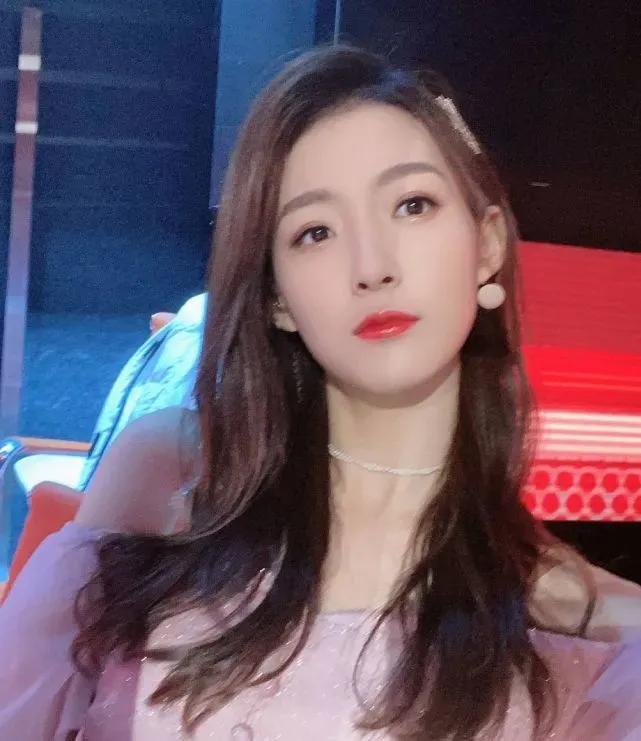 Why is the female anchor who combines talent and beauty in Tencent NBA ...