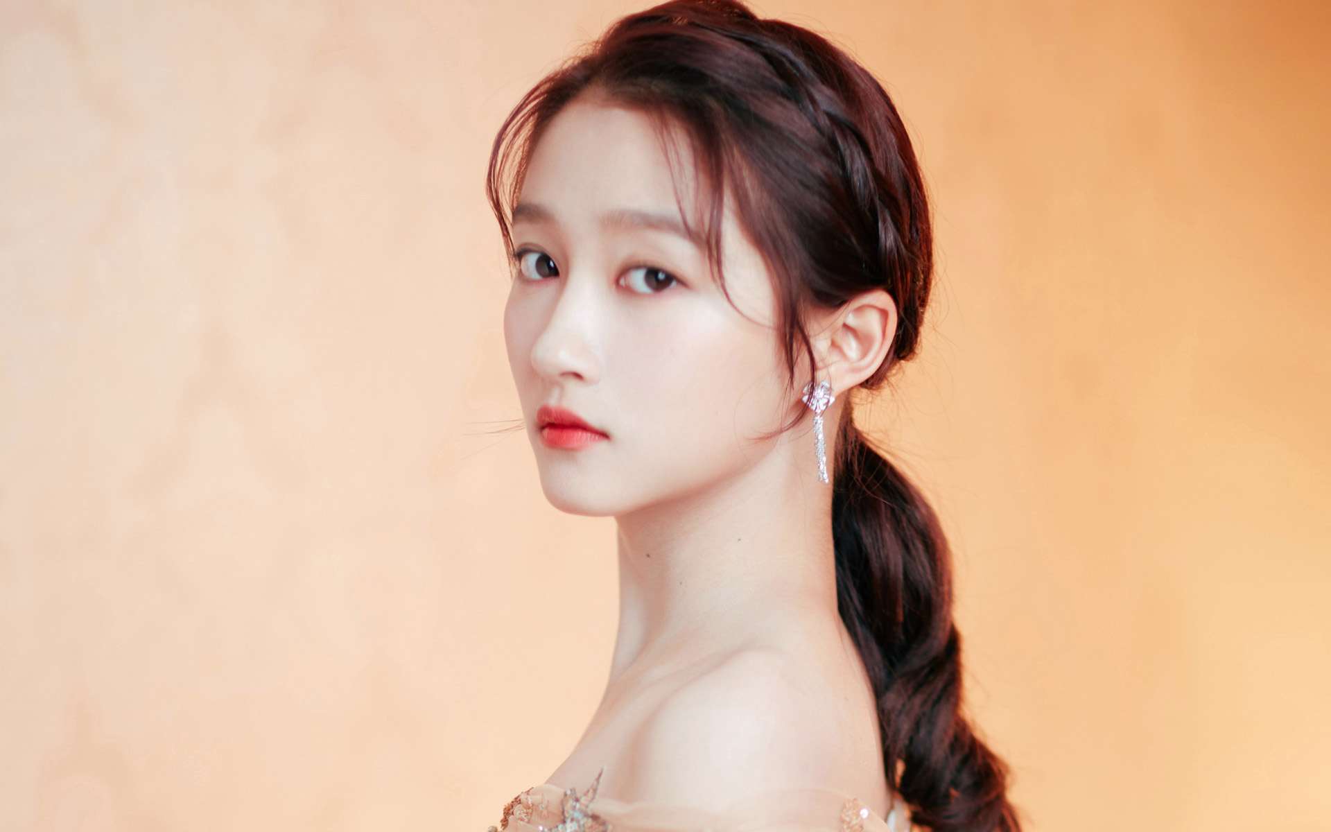 Entertainment Comments: Liu Yifei, Zhou Shen, Guan Xiaotong, Luo Yunxi ...