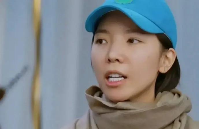 Zhang Wanting shouted to Qi Xi from afar, perhaps just to promote the ...
