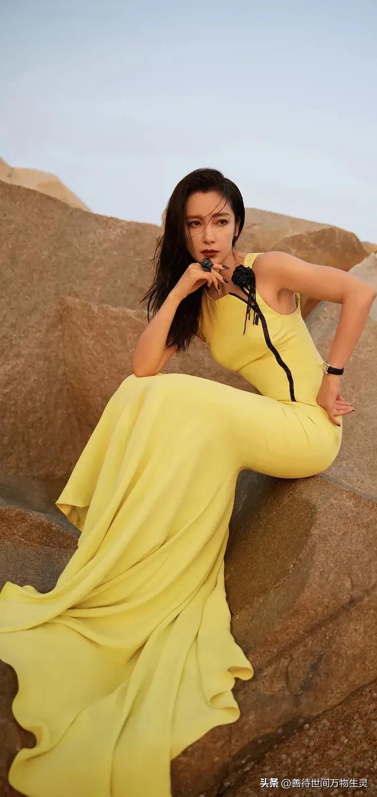 Li Bingbing Fashion Photo Album (Collector's Edition) - iNEWS