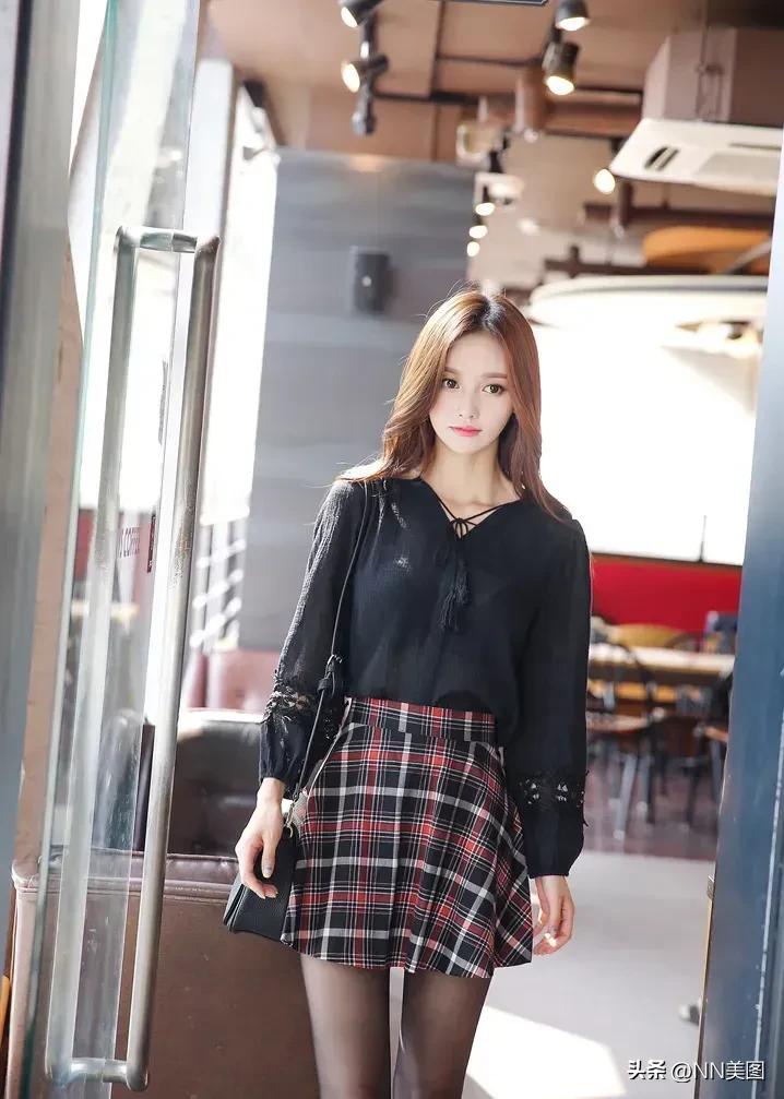 Korean female model Sun Yunzhu: the ultimate black silk temptation - iNEWS