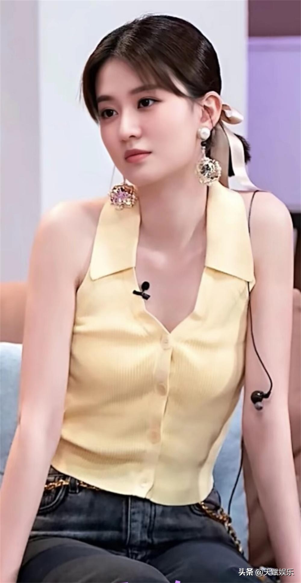 Actor Qiao Xin photo album "Four" - iNEWS