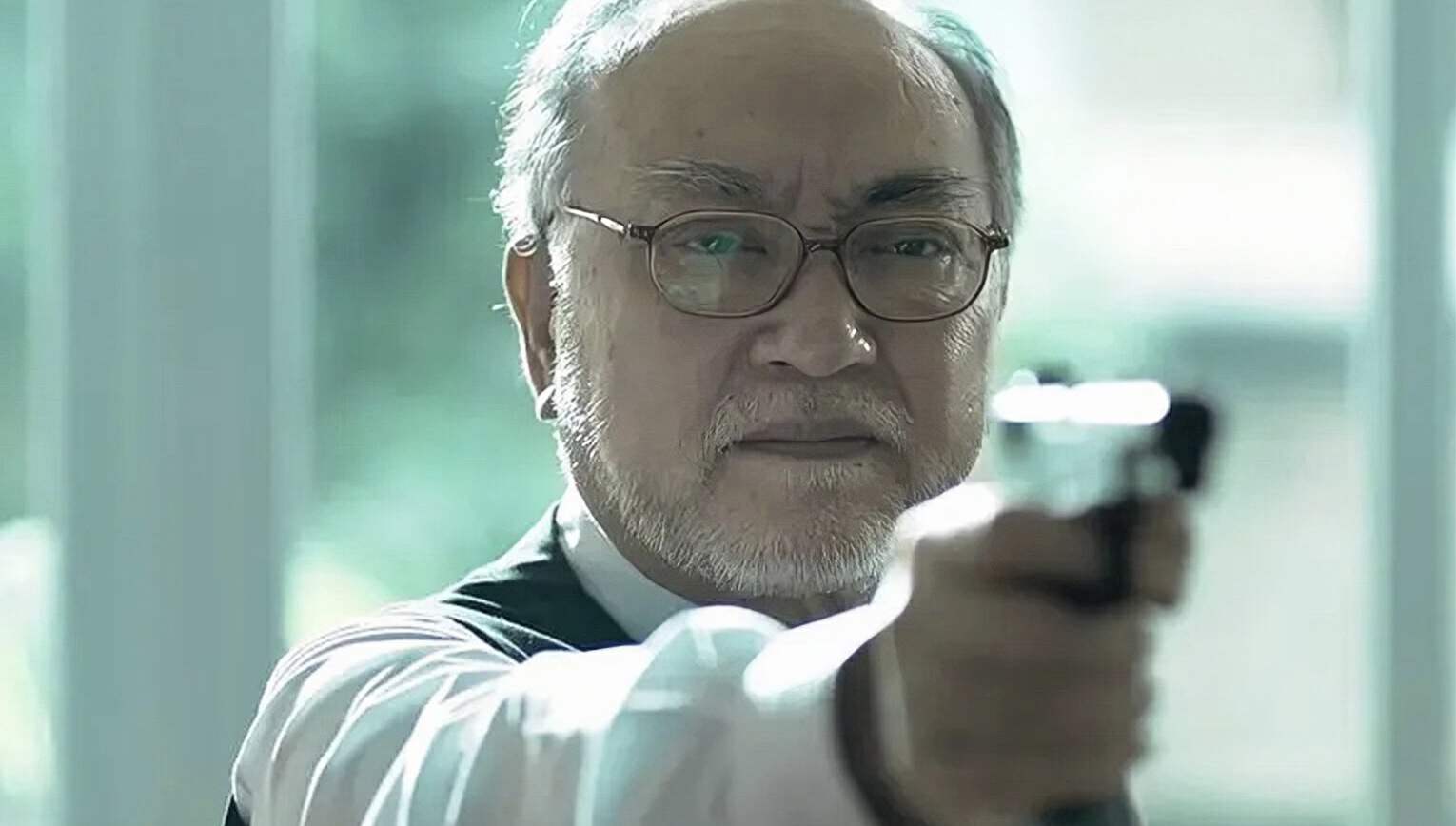 A well-known veteran actor in Hong Kong is bleak in his later years ...
