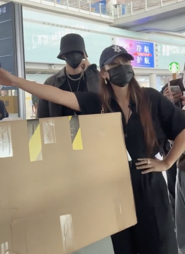 Deng apologized for the assistant, fans didn't buy it, the assistant was picked up for more ...