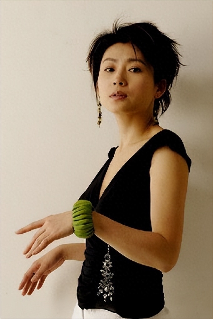 CCTV No. 1 Miss Wang Xiaoya: She was married to a rich man for the first time, and a high ...