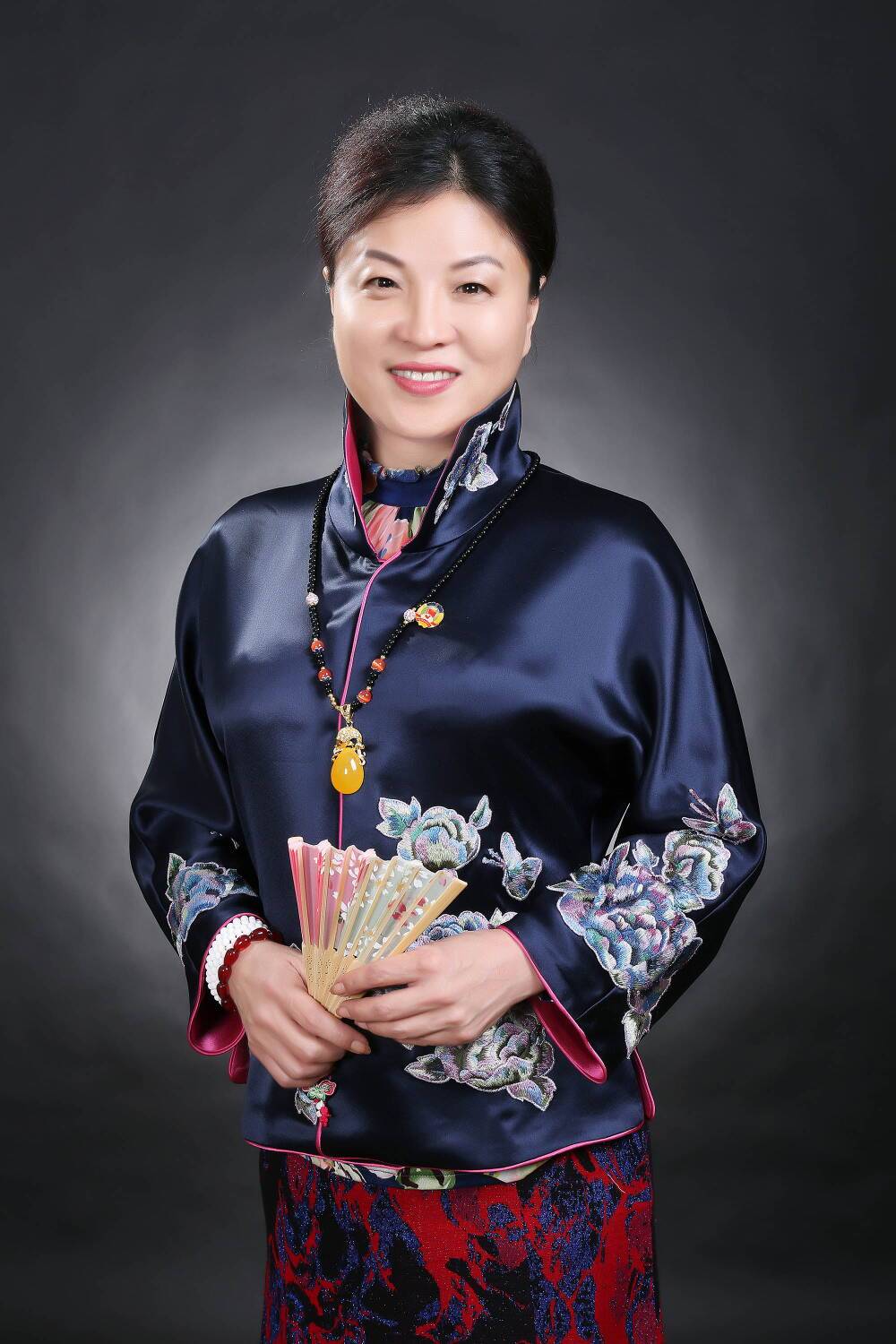 "Female Qi Gong" Han Ningning's list book "Beautiful Jade Immaculate ...