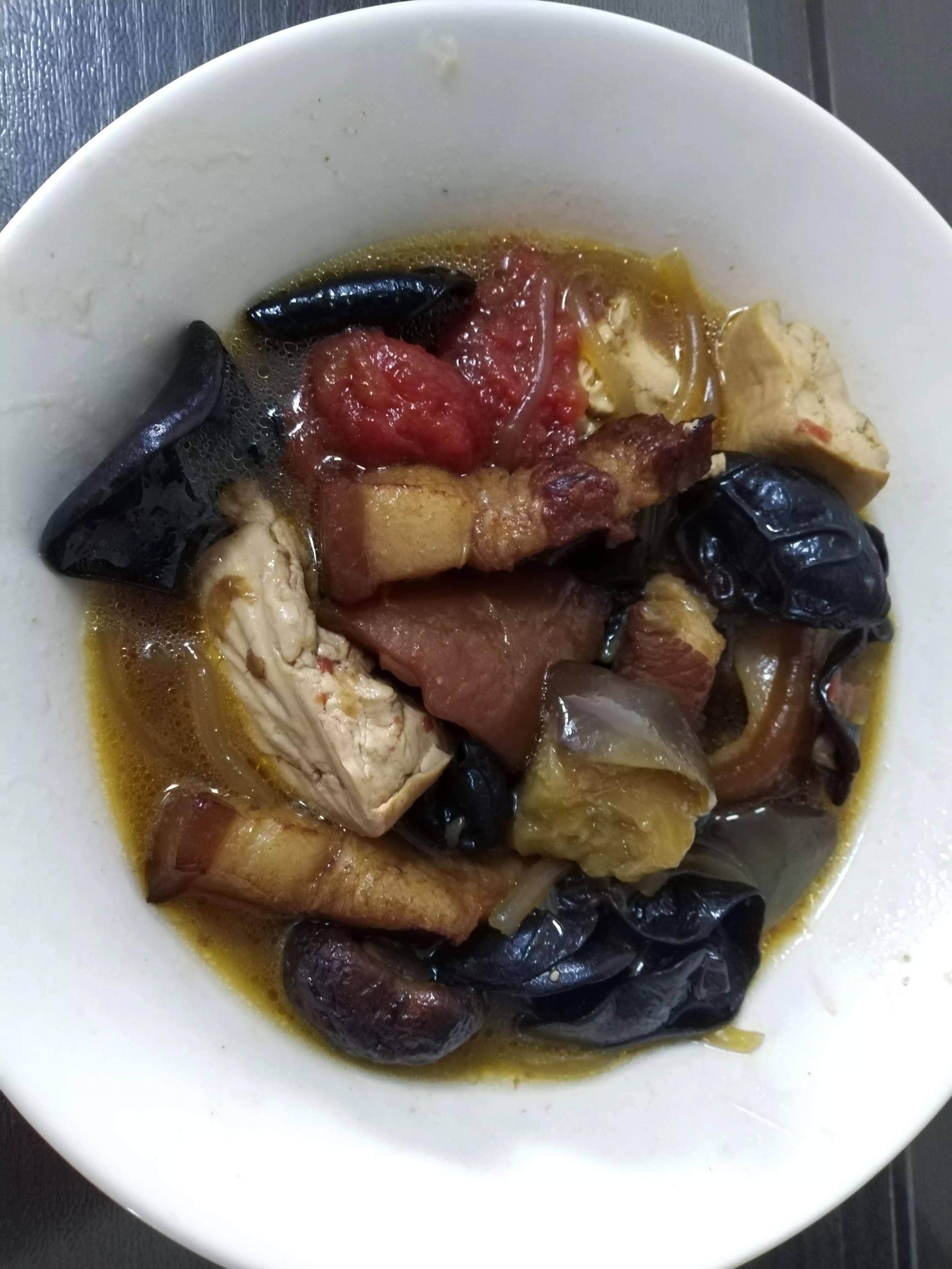 Diesel, rice, oil and salt are the notes of family harmony, and pots ...