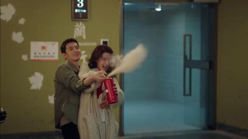 Don't come here to harm the firefighters and doctors, what is Yang Yang ...