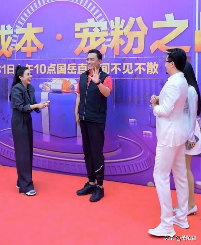 Actor Huang Haibing is an internet celebrity, dancing hotly on the spot ...