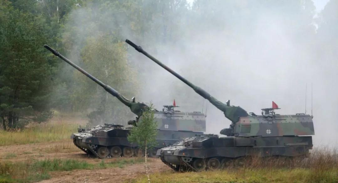 PZH2000 155mm self-propelled howitzer - iNEWS
