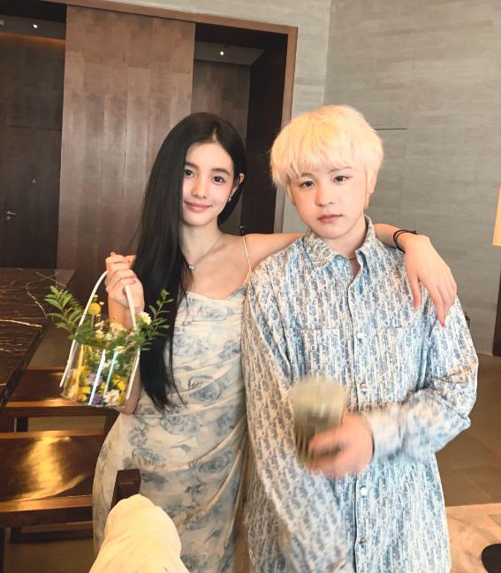 Xiaoyi responded to her love affair with Ren Shihao, admitting that she had been dating, and ...
