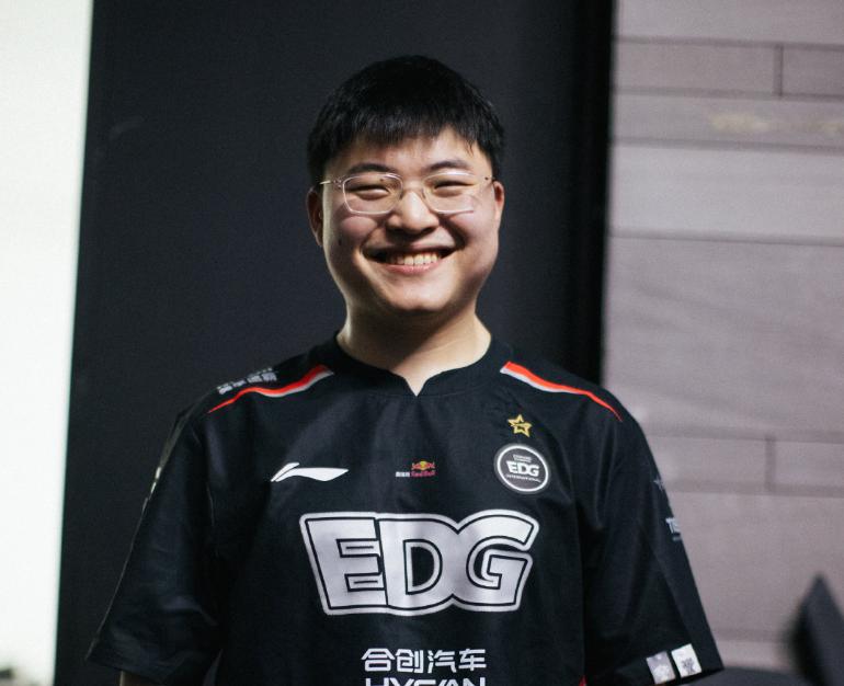 "I can go to EDG for Uzi at any time!" Doinb talked about Uzi's comeback: he was too invincible ...