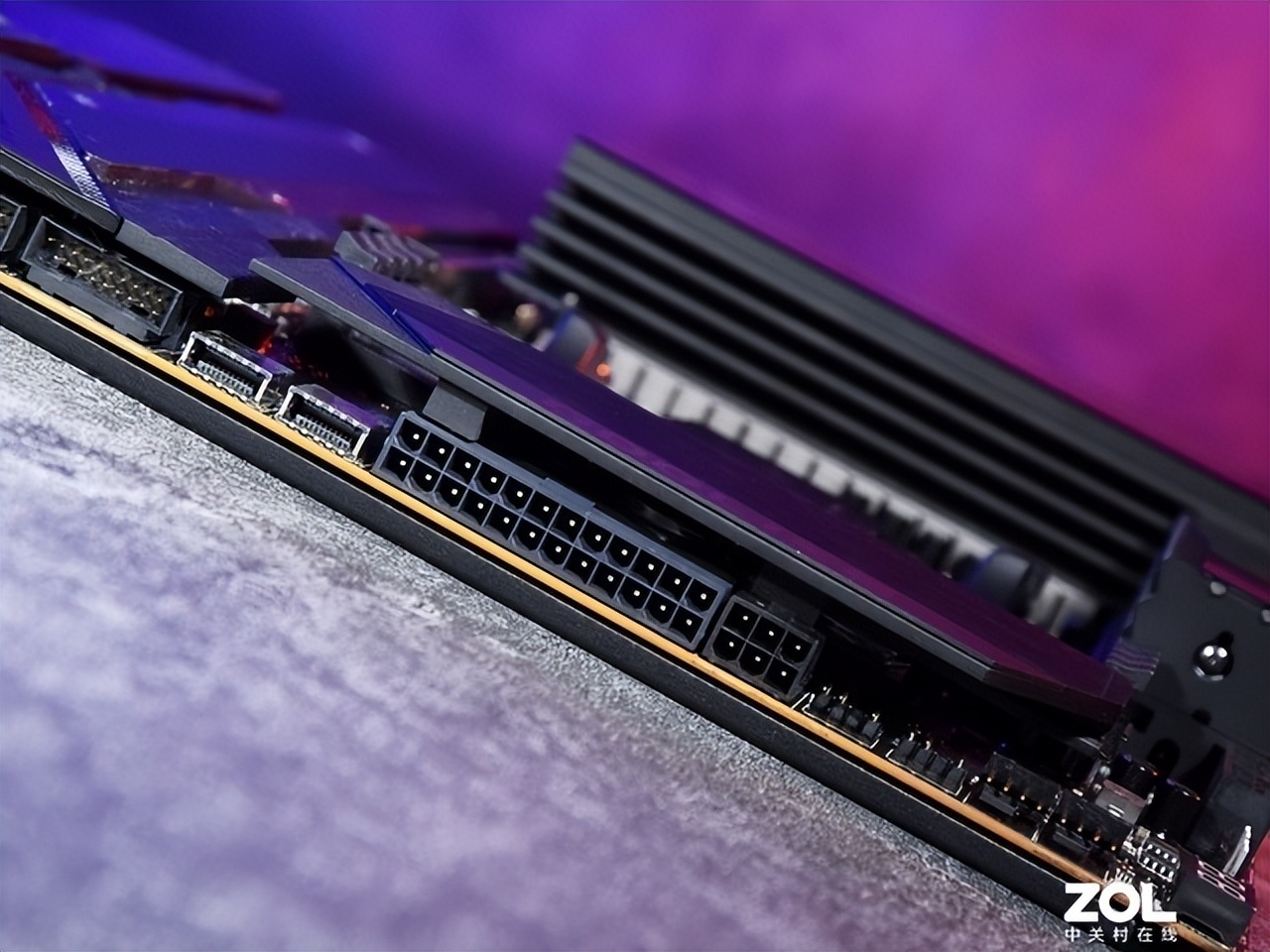 Stacking Super God MSI MEG X670E GODLIKE Motherboard Review - iNEWS