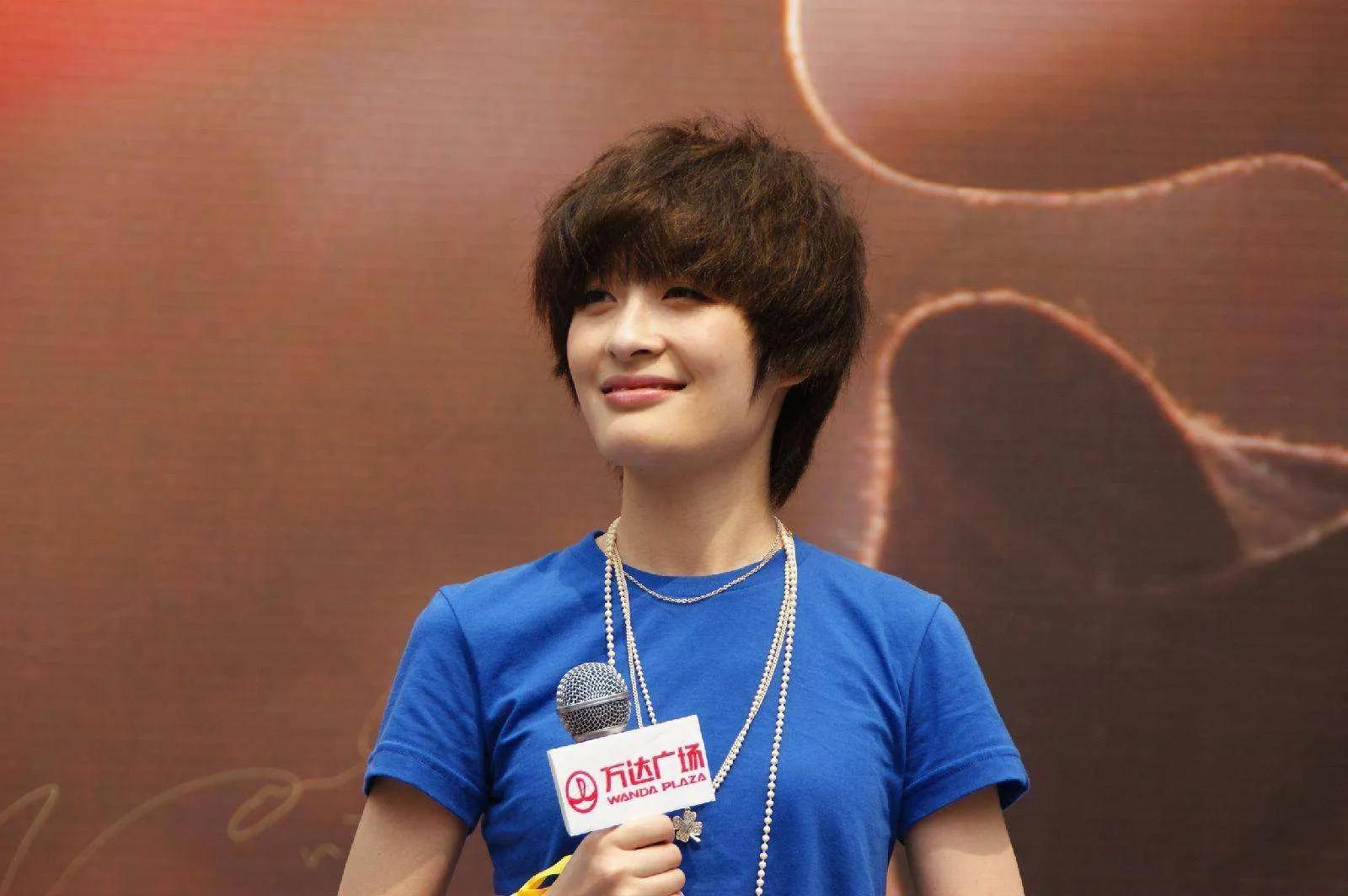 Li Yuchun VS Zeng Yike: Who is more feminine now - iNEWS