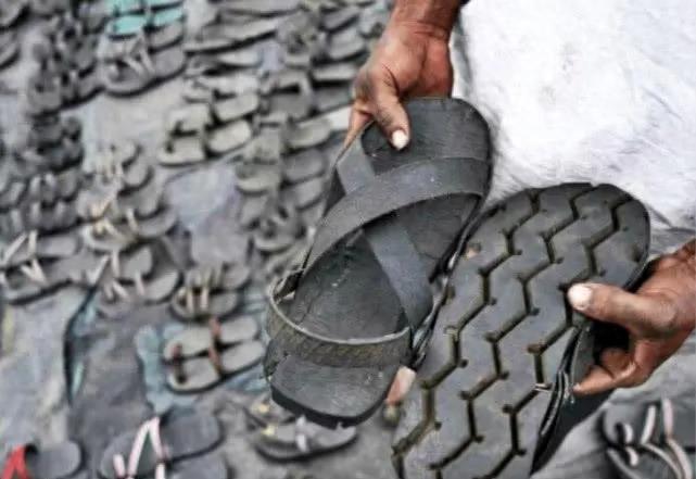 Kuwait's “Tire Cemetery” contains 50 million used tires. Why are they ...