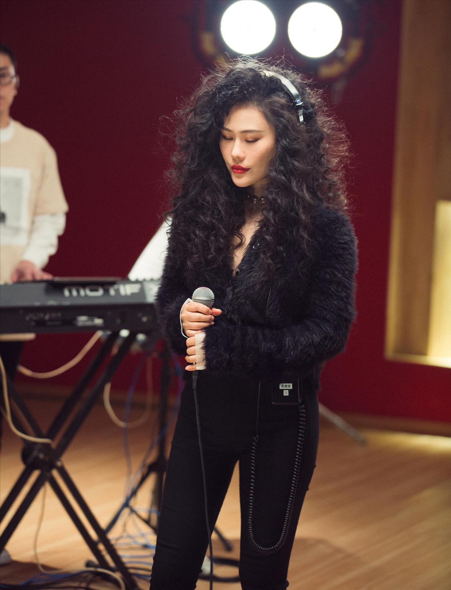 Thousands of miles to see the concert, suddenly canceled three hours ...