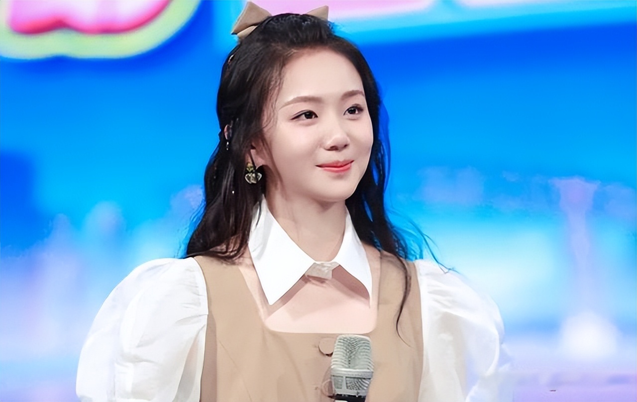 Being praised by He Jiong and Wang Hanli and winning over competitors ...