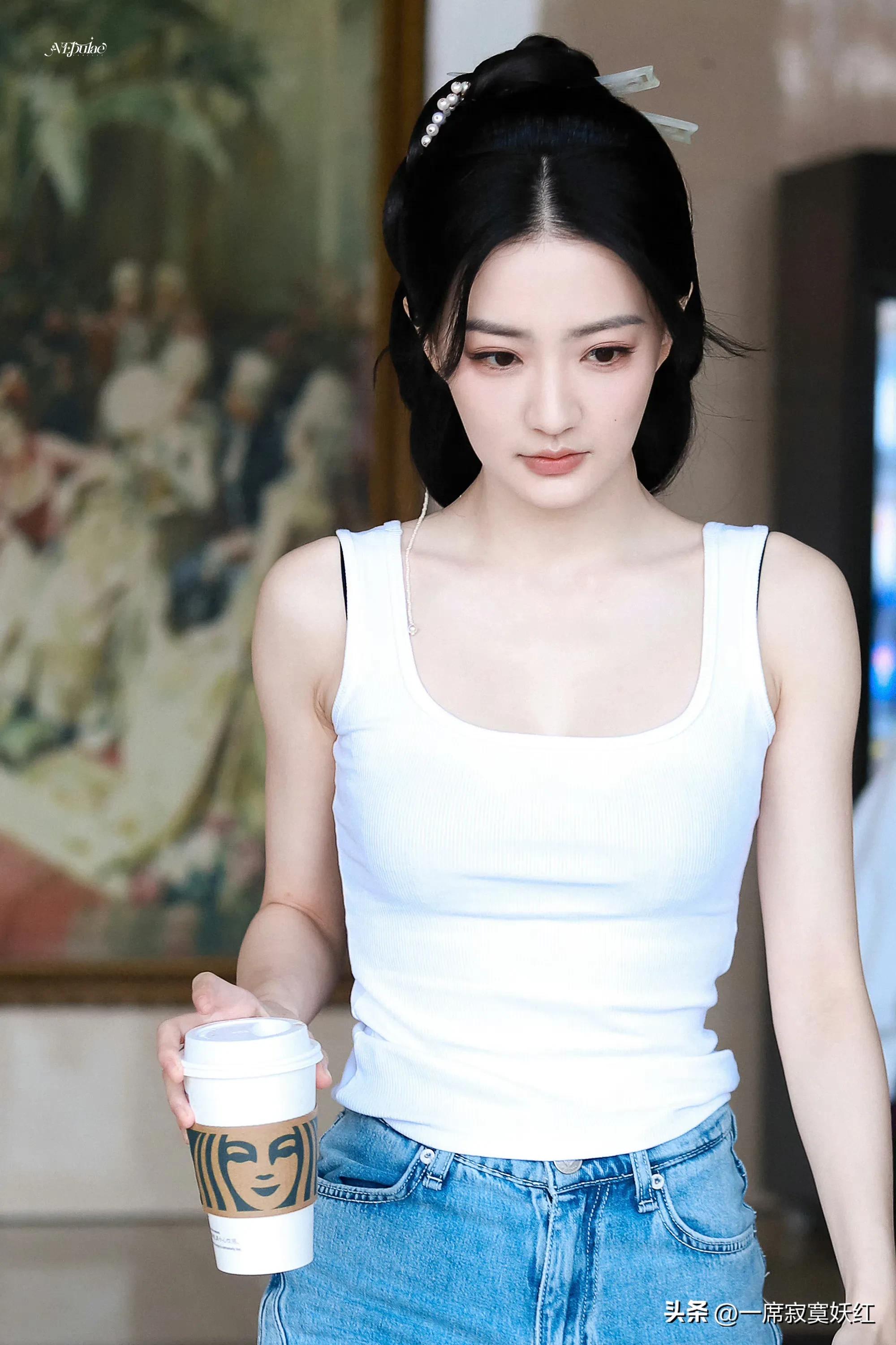 Appreciation of Xu Lu's summer beauty photos - iNEWS