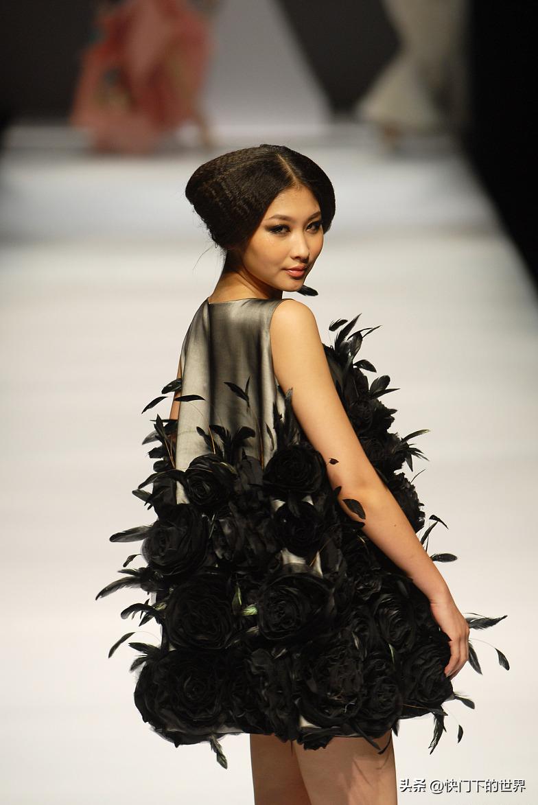 Fashion Trends vs. Everyday Wear: Who Are Fashion Models Dressed For ...