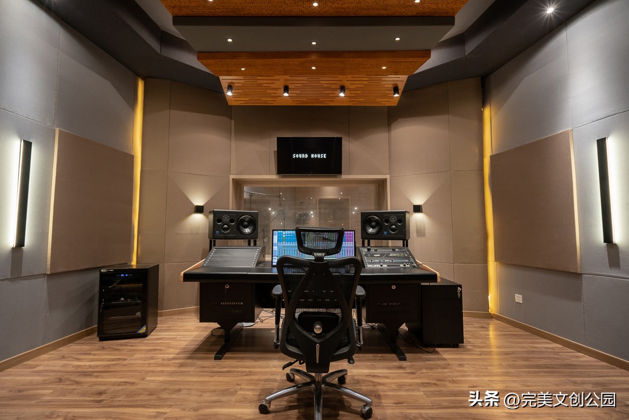 Starlight Box has participated in the soundtrack production of many ...