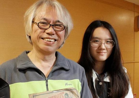 72-year-old Li Longji is younger than his 36-year-old girlfriend, and ...