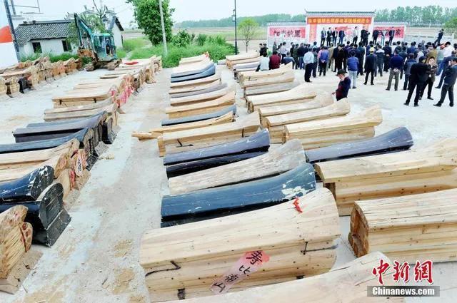 For the emperor's happy event, he actually prepared a lot of coffins in ...