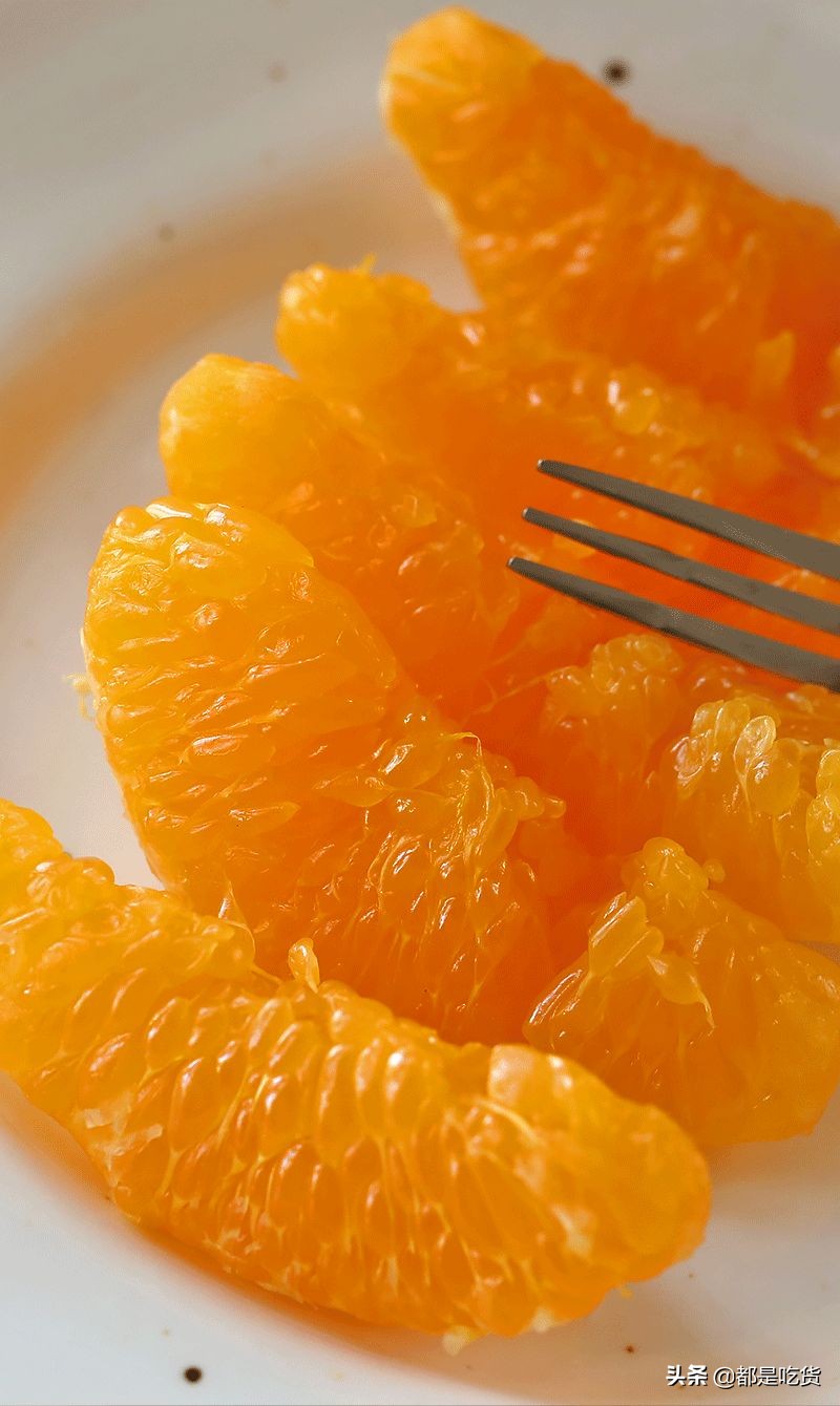 friends!Chunjian rake oranges, which were ripe and put on the shelves a ...