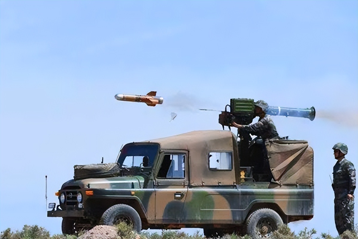 Chinese weapons - "Red Arrow" -8 anti-tank missile - iNEWS