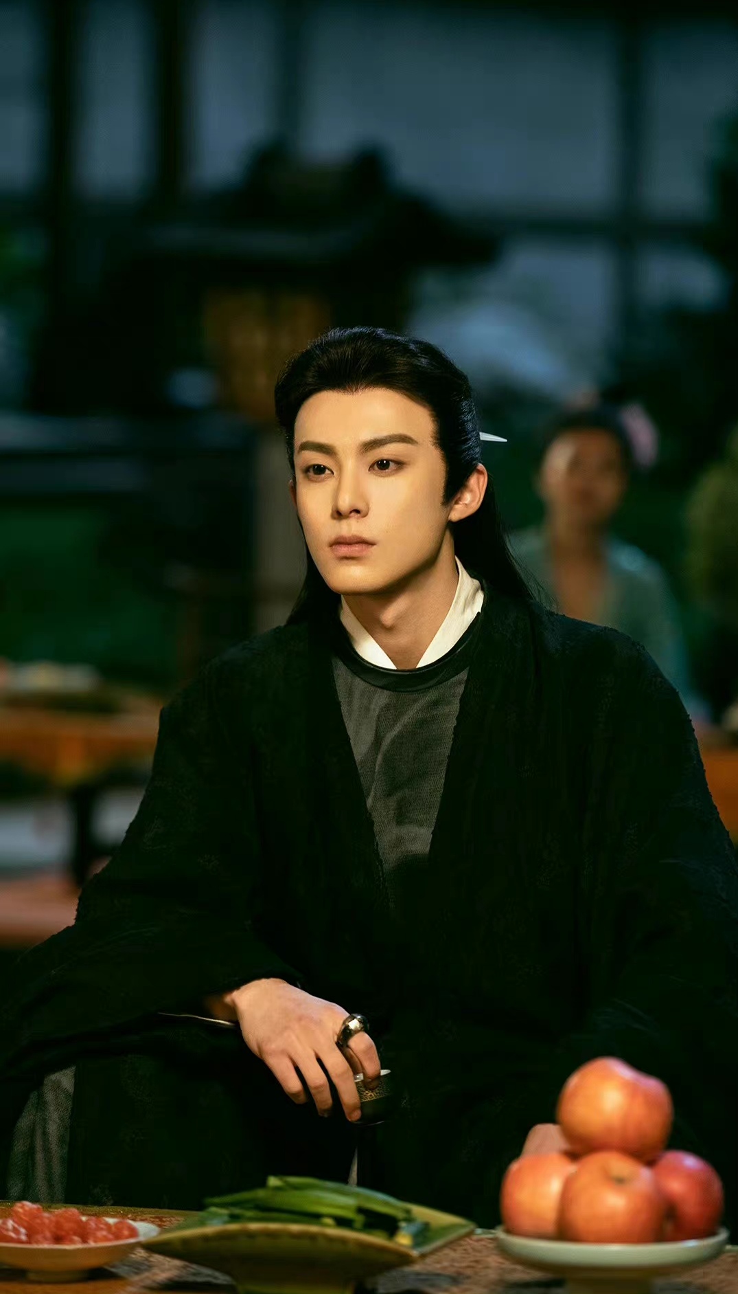 The little girl is not talented but not favored by the son, the son Run ...