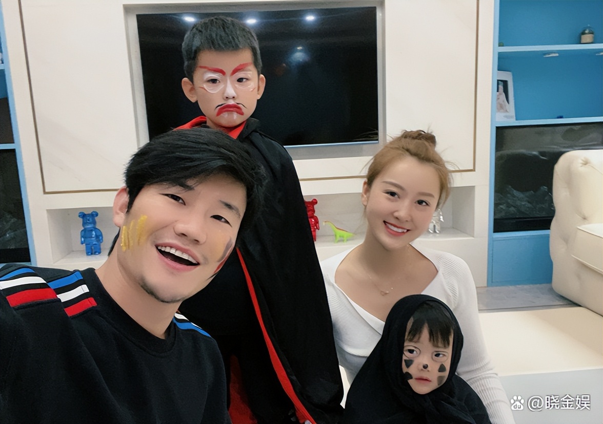 Xie Mengwei: During the festival in the mansion, the two young sons did ...