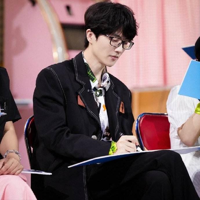 Xu Song recorded a variety show for the first time and sang old songs ...