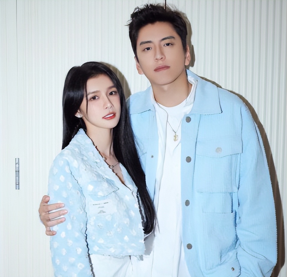 It was revealed that Darren Wang traveled with a beautiful woman, wore ...