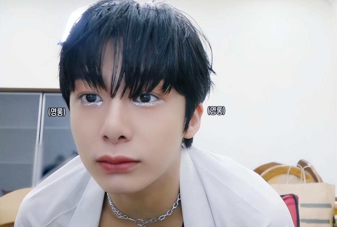 The smaller the eyes, the more charming they are. These three actors ...