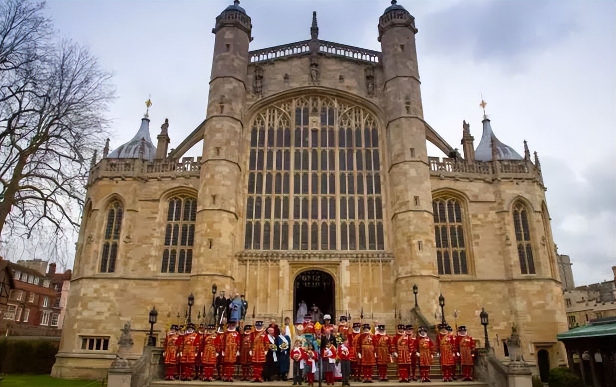 The pinnacle of monastery architecture, British religious buildings are ...