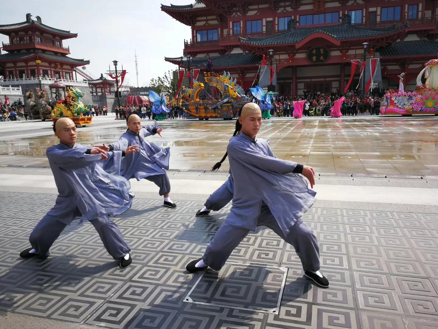 Huayi Brothers Movie World - iNEWS