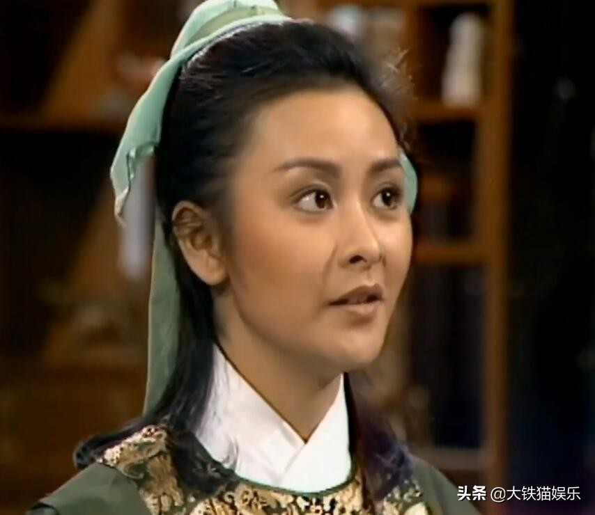 It is also playing "Wen Qingqing", putting Huang Shengyi and the other ...
