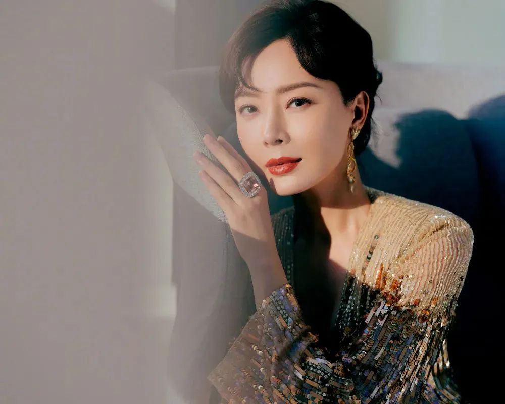 46-year-old Chen Shu is sexy and plump, and the older he gets, the more charming he is - iMedia