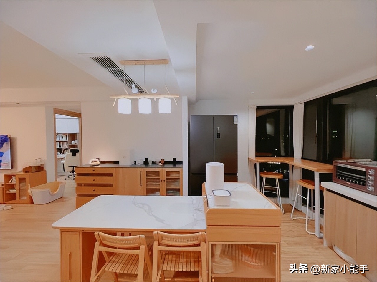 Look at the 98-square-meter new house in his house. The decoration is ...