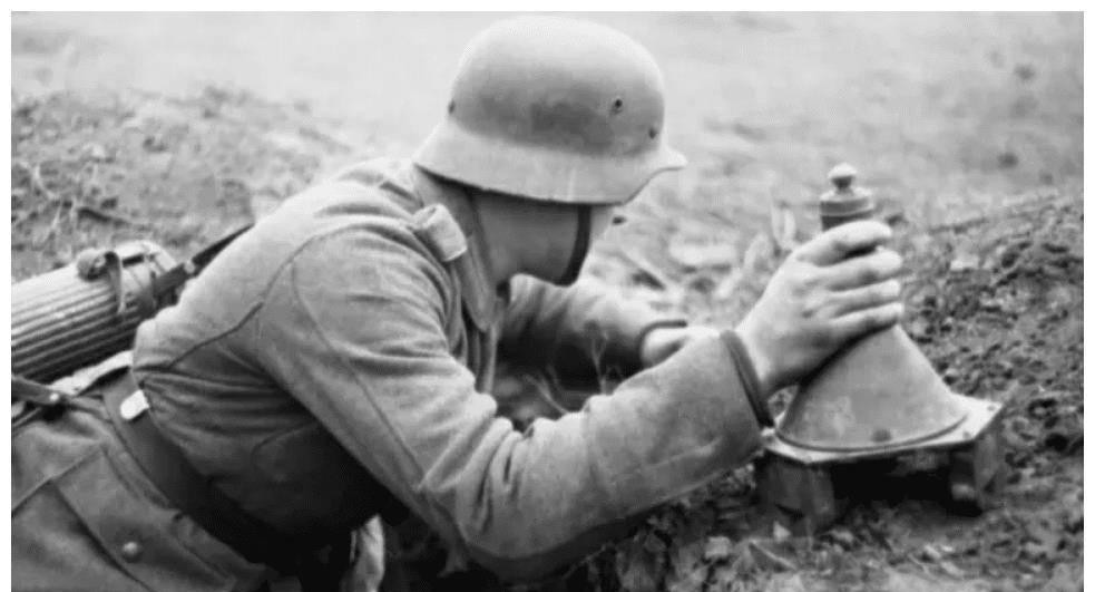 Original German HHL magnetic anti-tank bomb, a unique handheld armor ...