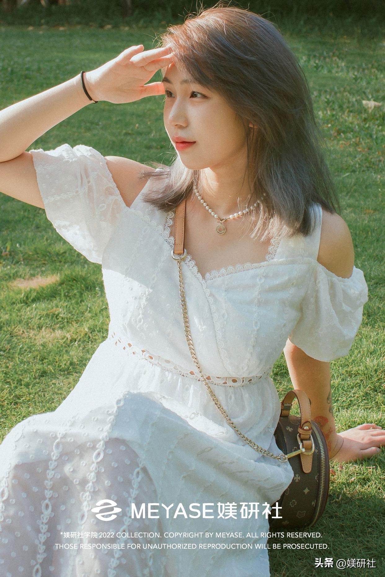 Outdoor small fresh girl photo - iNEWS