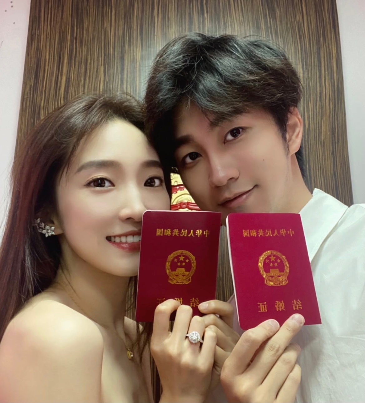 Heart-beating signal love complex ceiling Zhao Qijun Yang Kaiwen finally got the certificate and ...