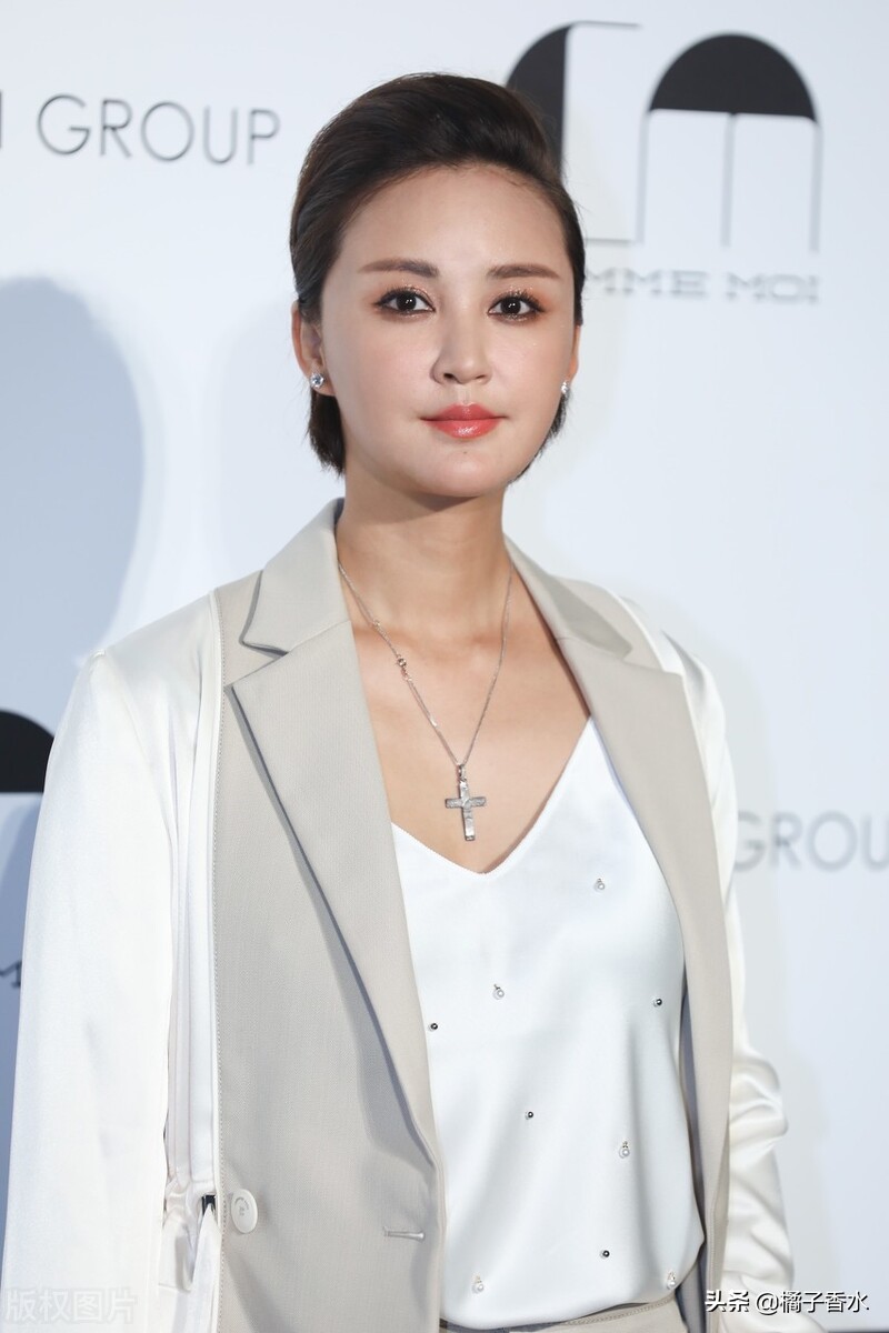 The beautiful intellectual and capable dress, Ma Yili and Liu Tao, two ...