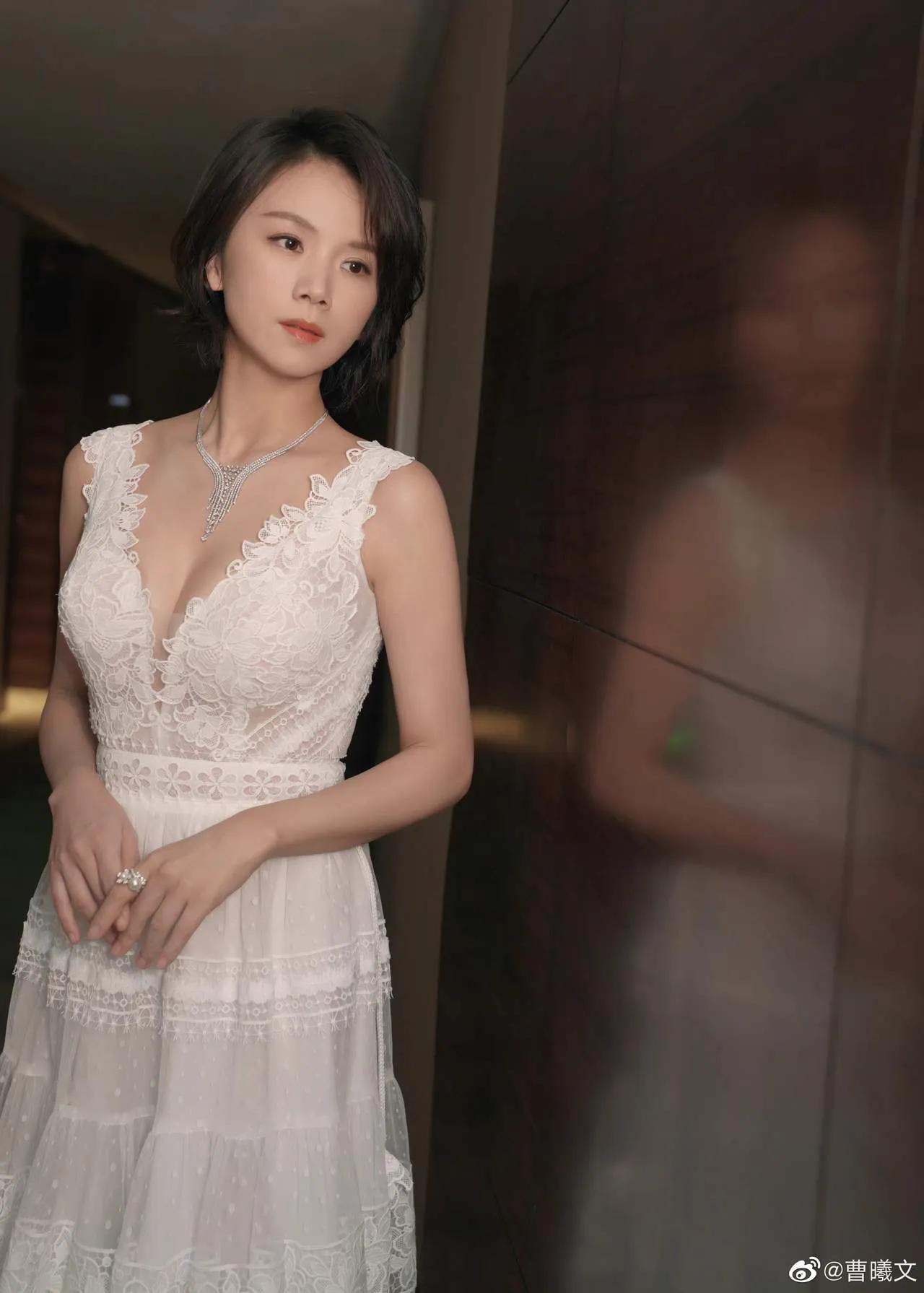 Xiwen Cao, who is beautiful and a little sexy in addition to being mature and beautiful - iNEWS