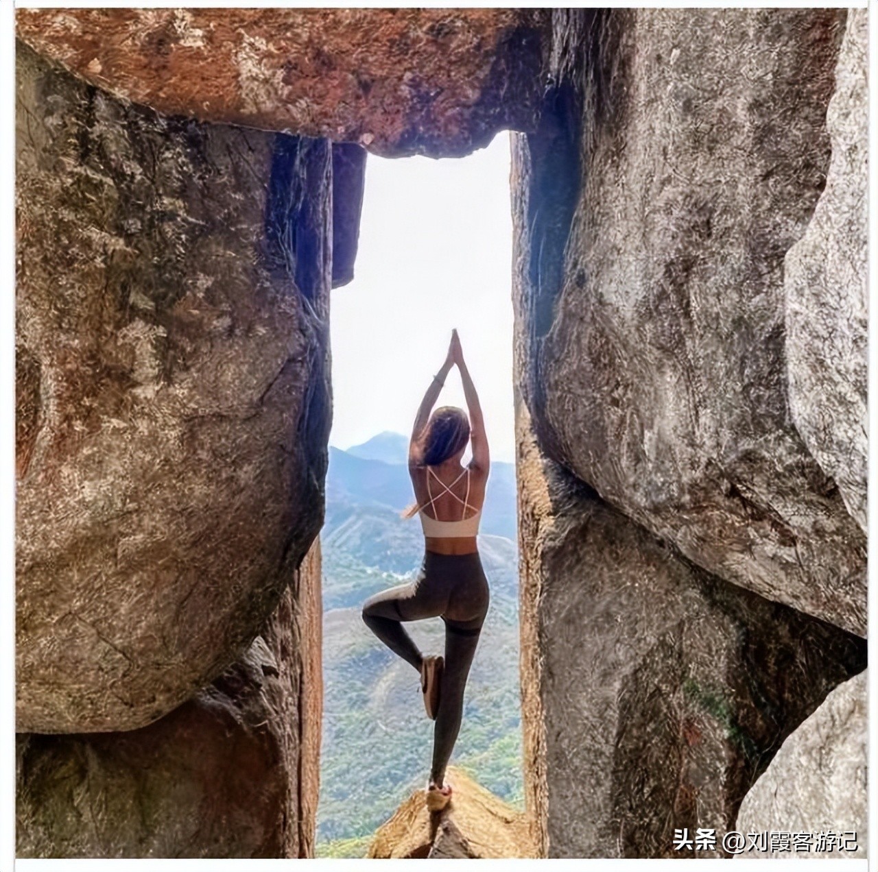 The woman fell 60 meters off the cliff in order to take a photo! Travel ...
