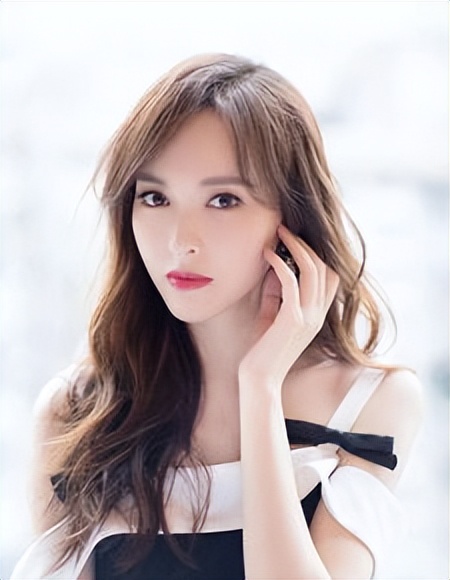 Tang Yan: once praised by Wang Jingli, filming intimate scenes with Zeng Zhiwei, and inhumane at ...