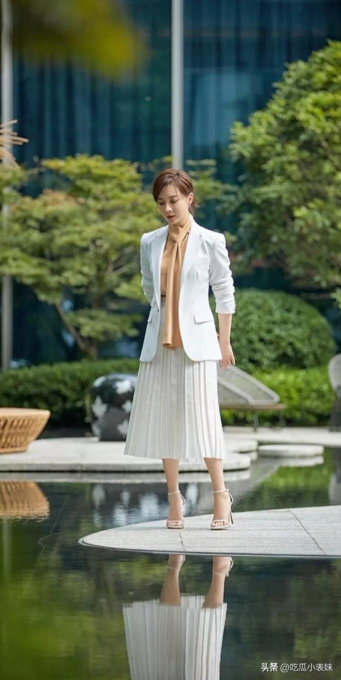 Chen Shu, full of charm, elegant temperament - iNEWS